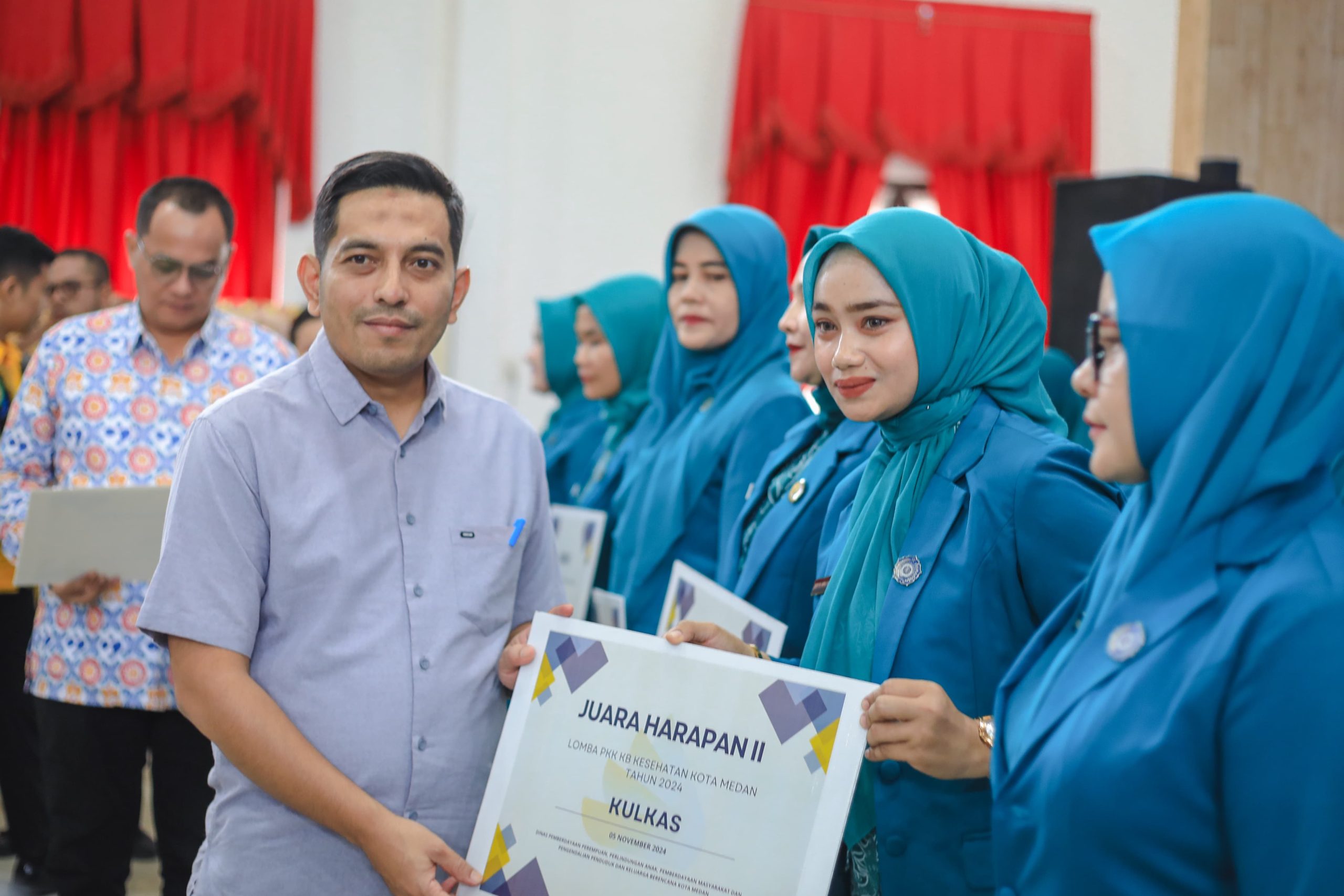 Puncak Momentum PKK-KB- Kesehatan Kota Medan 2024, Ciptakan Keluarga ...